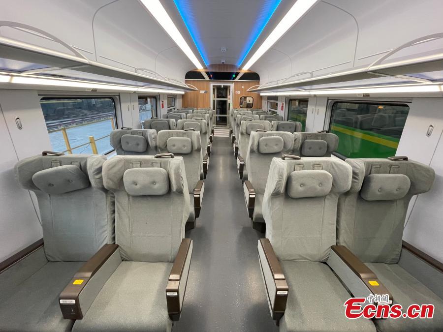 New Fuxing high-speed trains to be put into service in NW China