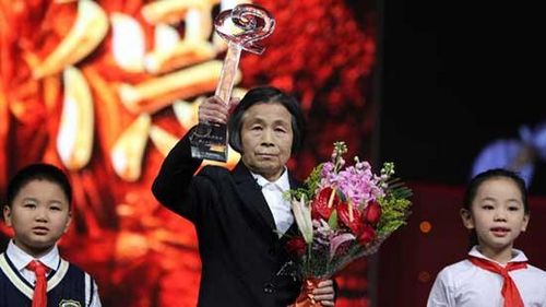 'Touching China'award given to 10 heroes - Headlines, features, photo ...