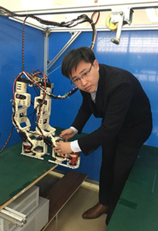 Innovative robot learns how to walk