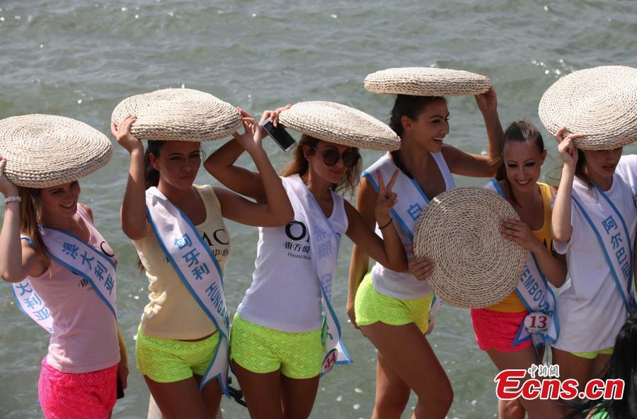 Finalists of world bikini model contest enjoy their time in Qingdao (7/ ...