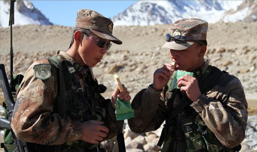 Life of Chinese soldiers on world's highest frontier port(2/6 ...