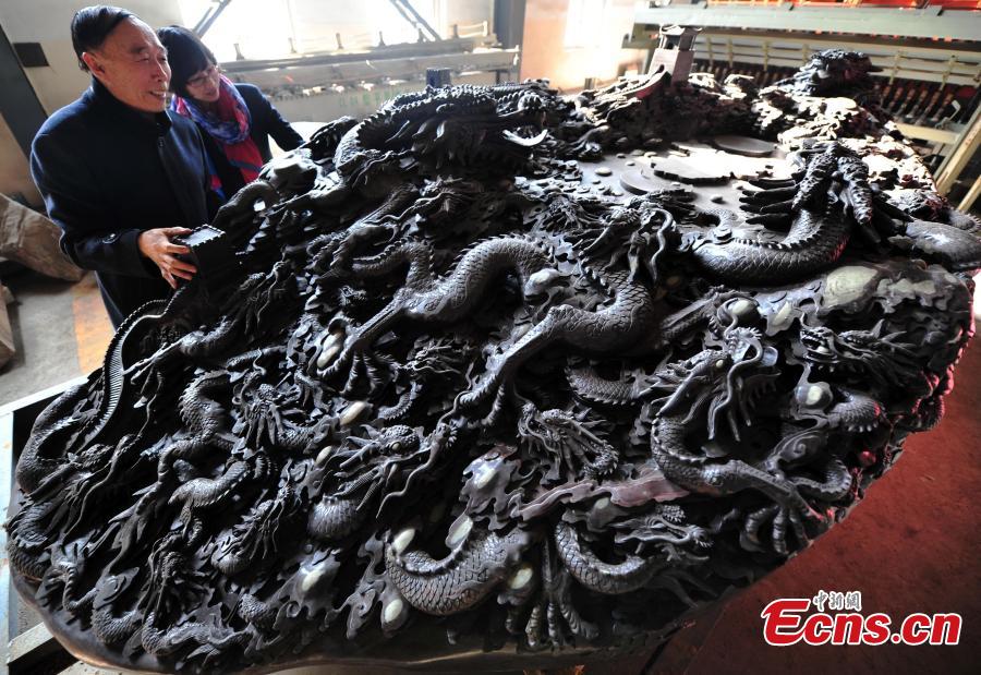 Collector takes pride in 18-ton inkstone engraved with 56 dragons(1/4 ...