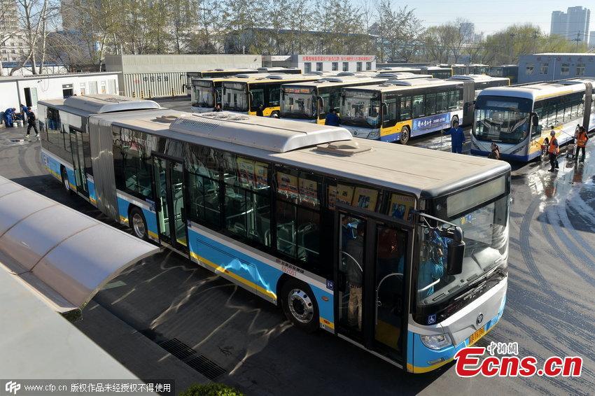 China's longest eclectric bus hits the road in Beijing(3/3) - Headlines ...