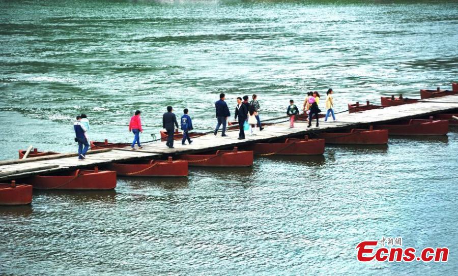 100-year-old floating bridge still in use (1/3)