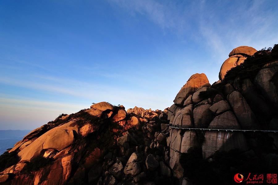 Spectacular Lingshan Mountain(6/10)