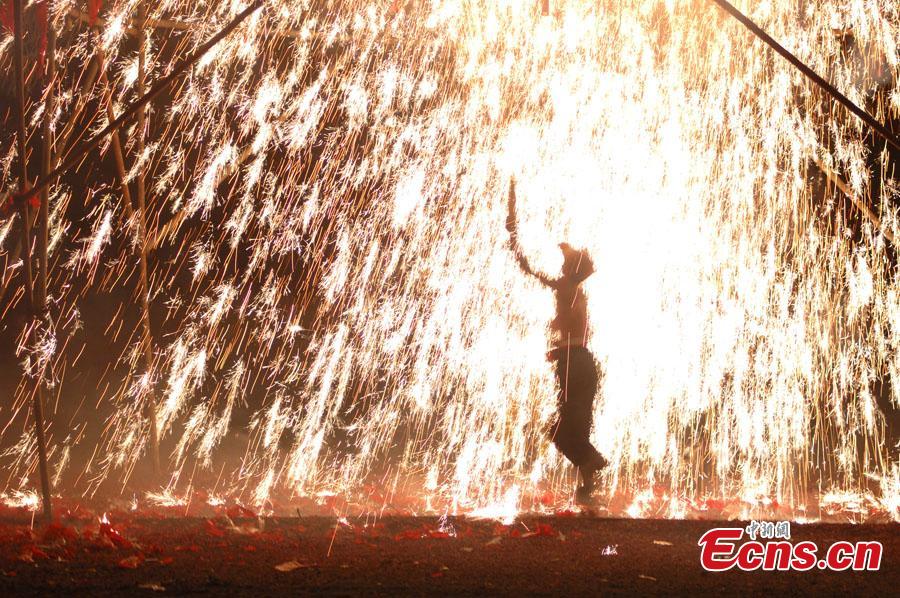 Classic molten iron sparks flower festival(1/5)