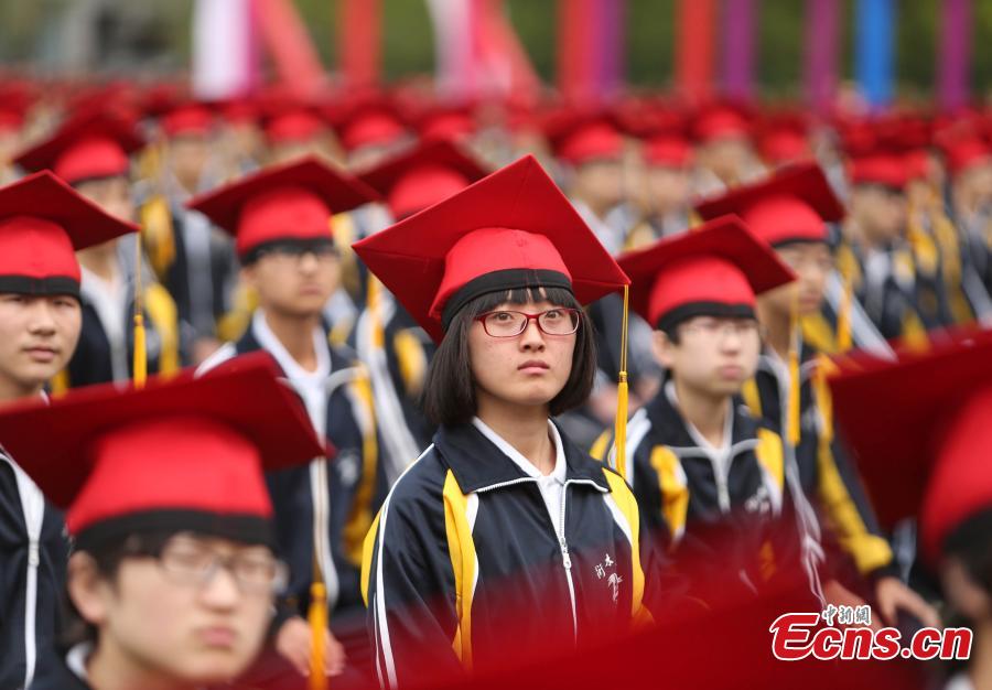 Famous high school holds coming-of-age ceremony(1/6)
