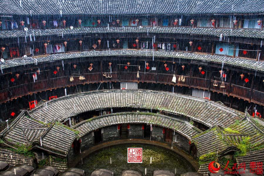 Spectacular view of Fujian Tulou(5/9)
