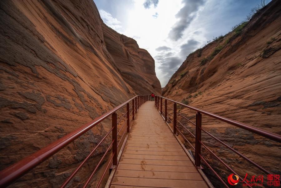 Jingbian wave valley in NW China(10/13)