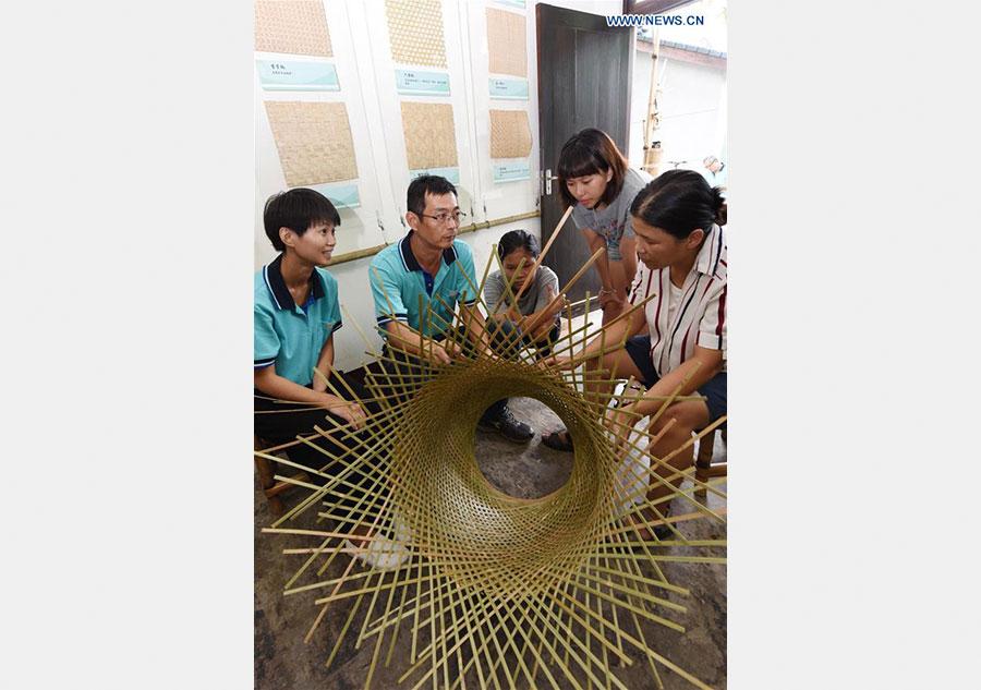 Bamboo weaving in SE China's Taiwan(5/6)
