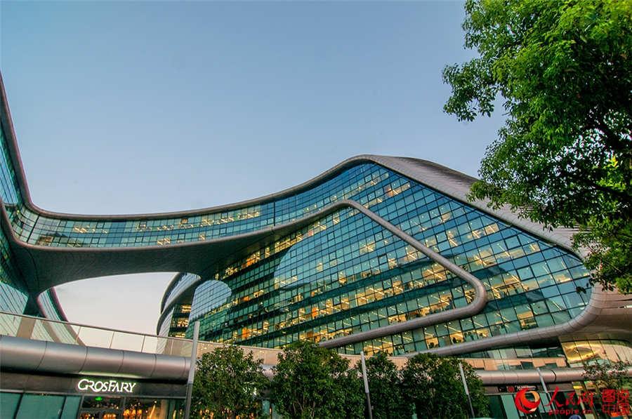 Sky SOHO Shanghai's iconic landmark building(2/5)
