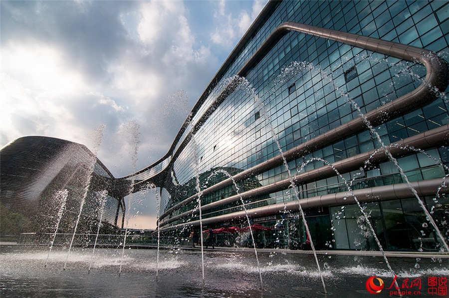 Sky SOHO Shanghai's iconic landmark building(3/5)