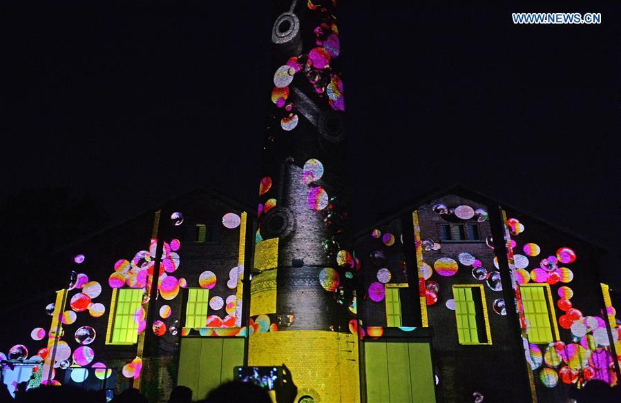 3D visual light show staged in east China's Jingdezhen(9/9)