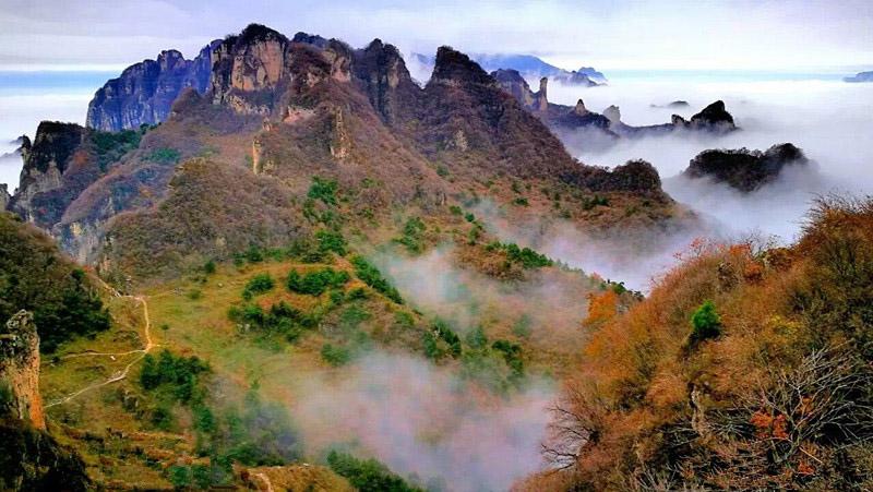 Sea of clouds over Wangmangling Mountain(1/8)
