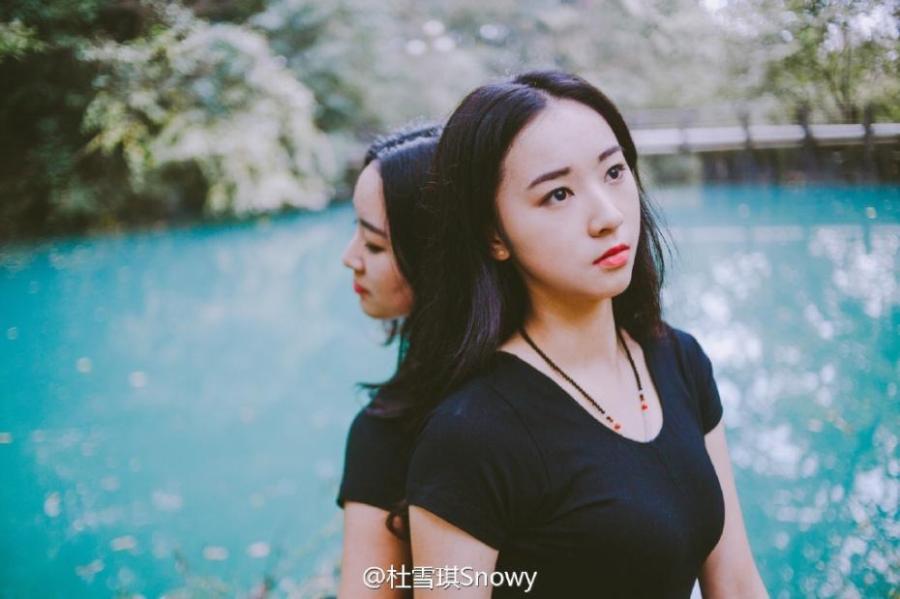 Twins go viral online as straight 'A' students(4/9)