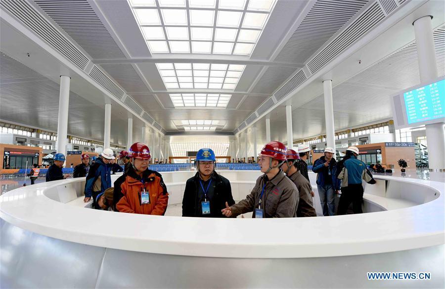 Kunming South Railway Station to be put into operation (10/10)