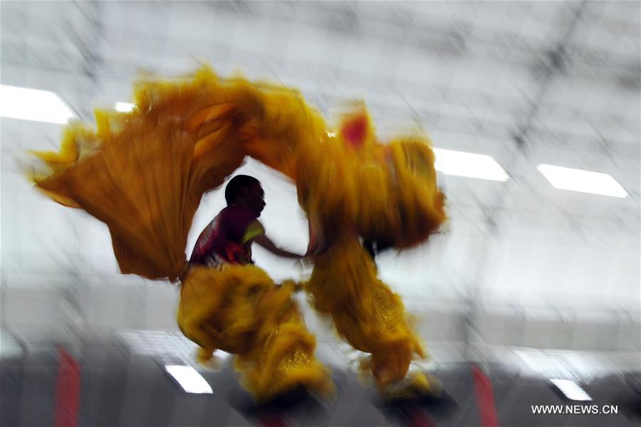 Lion Dance Competition kicks off in Singapore's Chinatown (1/4)