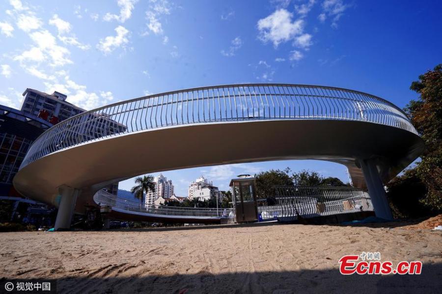 China's first elevated cycle track to open in Xiamen (1/3)
