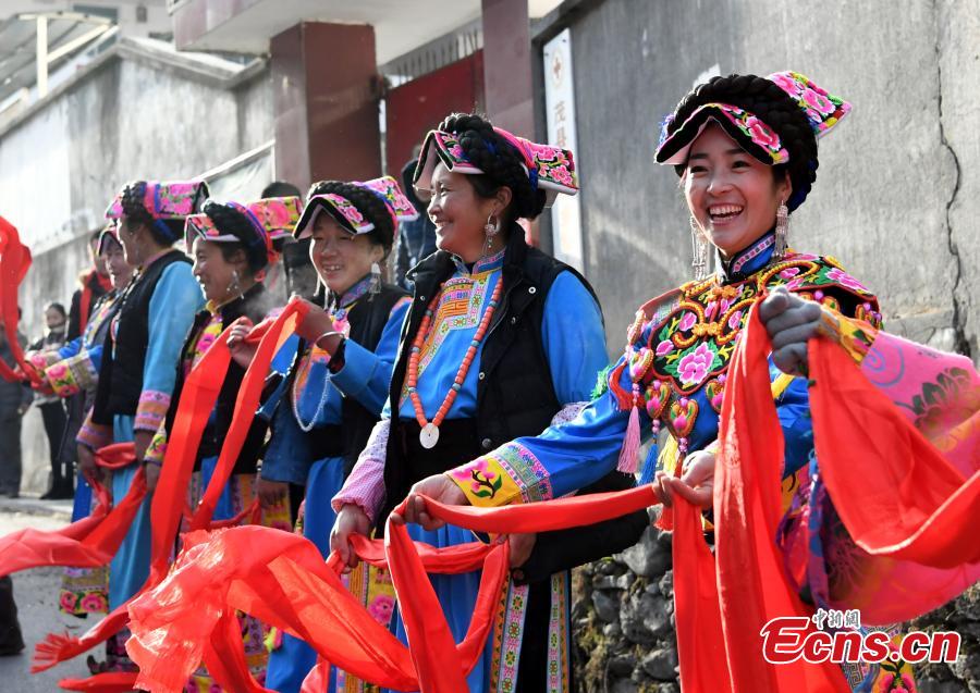 Qiang Diaolou Ethnic minority homes Sichuan Province China : r ...