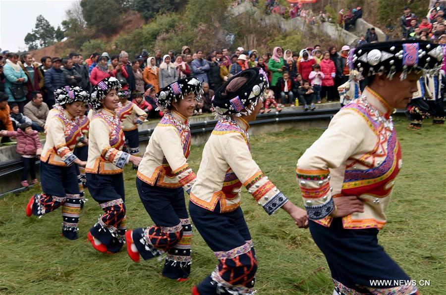 Yi ethnic people celebrate Er Yue Er in SW China's Yunnan (1/7)