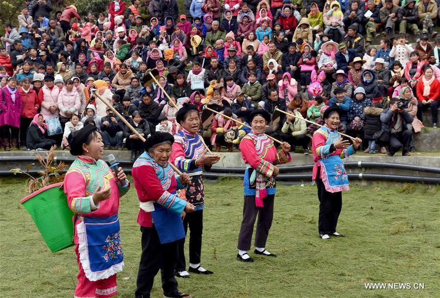 Yi ethnic people celebrate Er Yue Er in SW China's Yunnan (5/7)