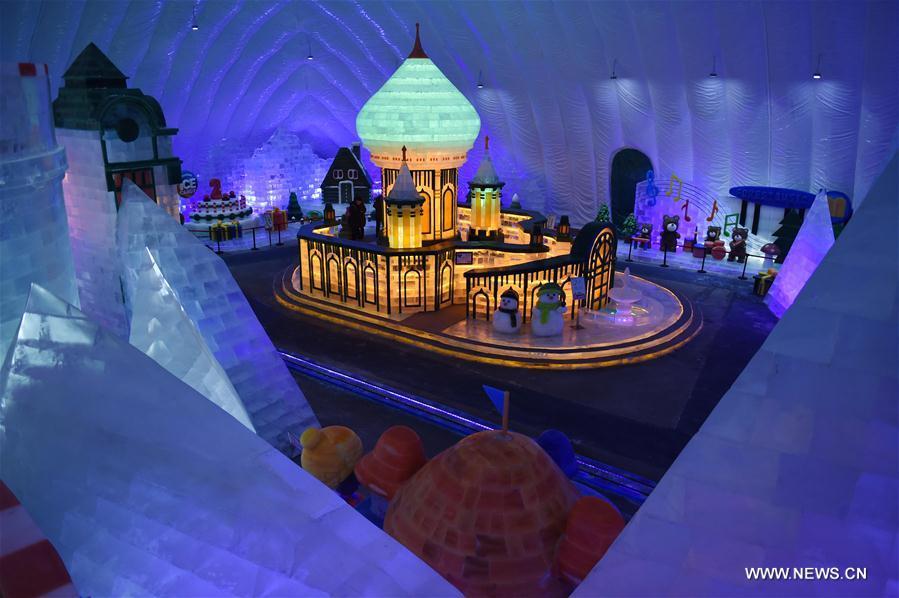 Ice-Snow World Theme Park opens in Harbin(4/9)