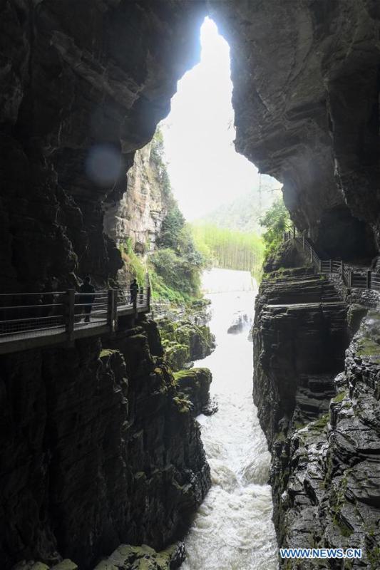 Tenglong Cave scenic area in Enshi, central China's Hubei(3/4)