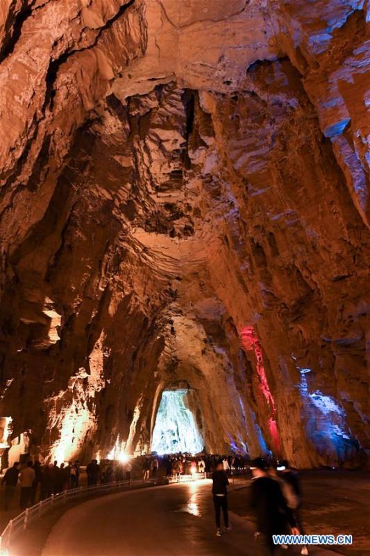 Tenglong Cave scenic area in Enshi, central China's Hubei(2/4)