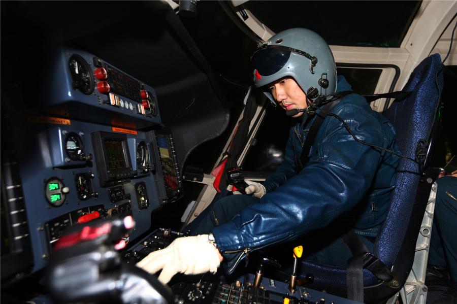 WZ-9 helicopters fly at night(1/6)