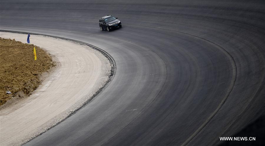 Test tracks built by Chinese company(1/5)