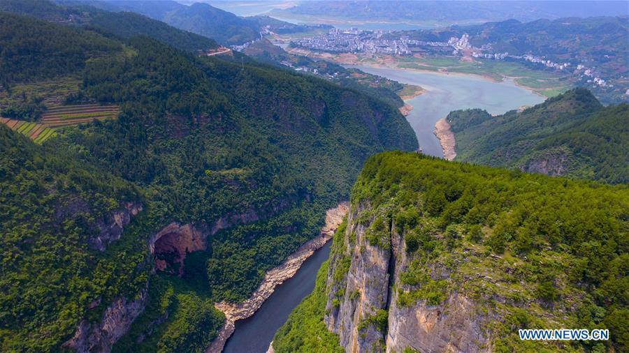 'Small Three Gorges' scenic area in SW China's Chongqing(2/14)