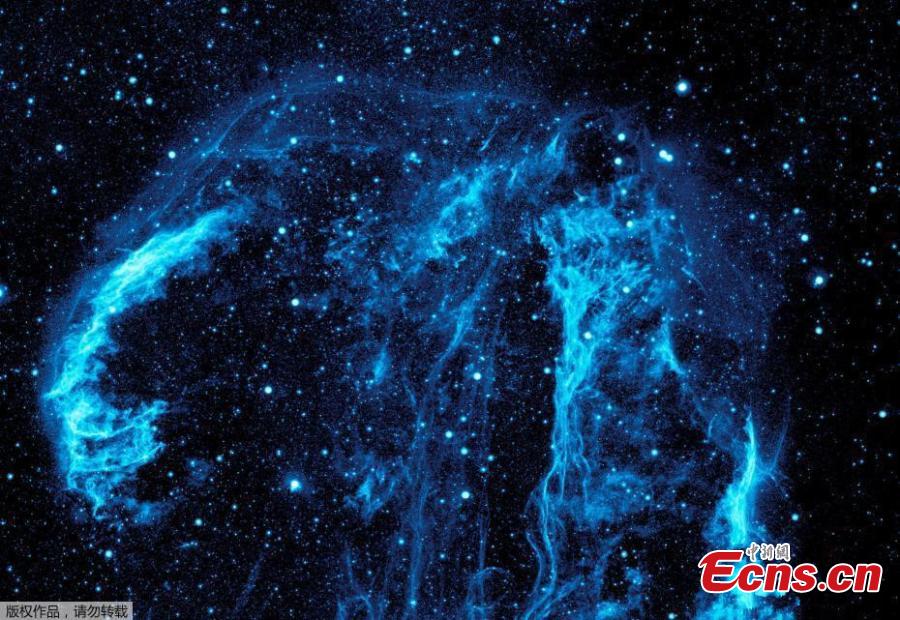 Explosions in the sky: Cygnus Loop nebula(2/5)