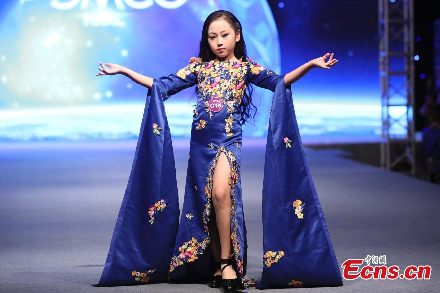 National kids model contest held in Chongqing(1/8)