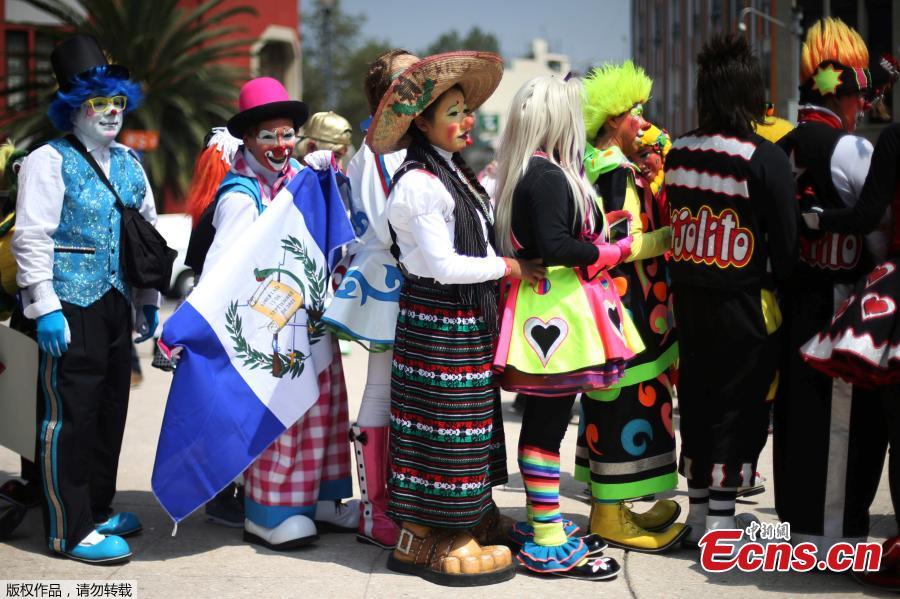 Mexico City hosts Latin American clown convention(4/4)