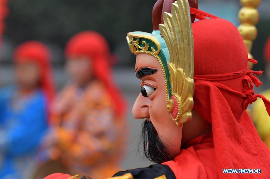 Inheritors of Xiangdong Mask of Nuo Opera(8/22)