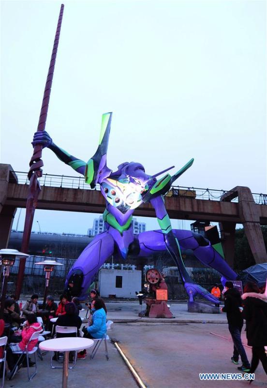 Giant statue of Japanese anime character seen in Shanghai (1/4)