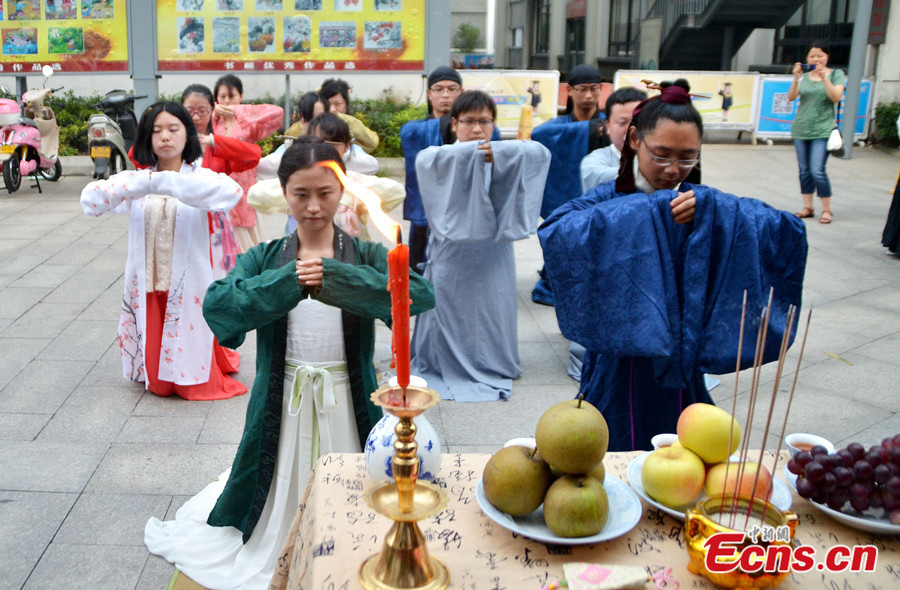 Celebrating Chinese Valentine's Day (2/6) - Headlines, features, photo ...