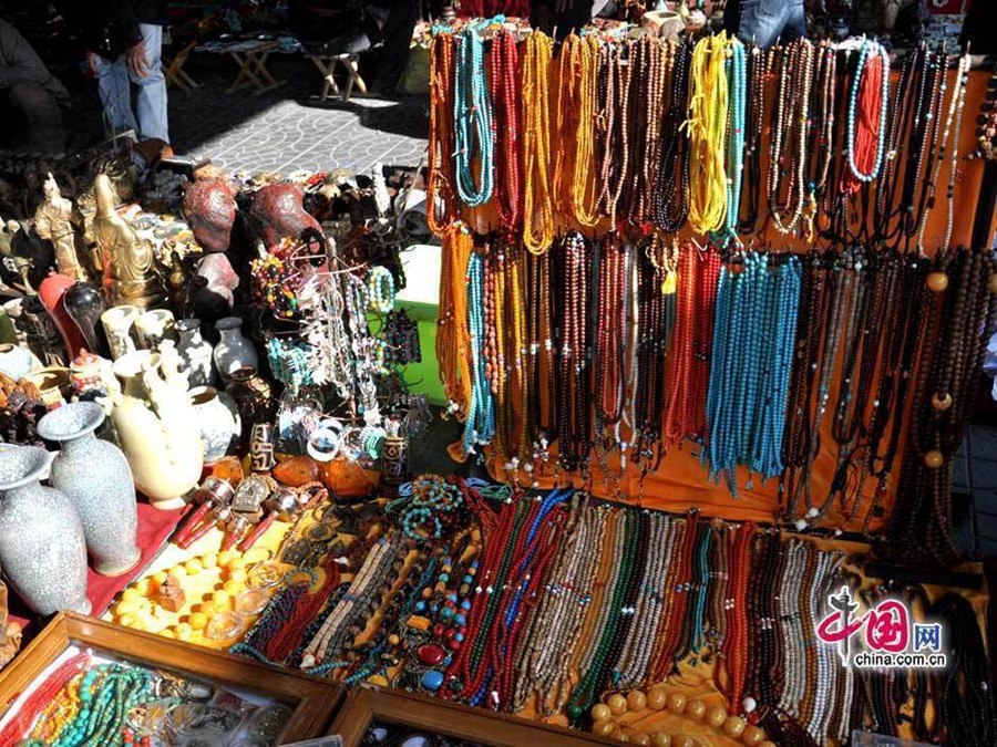 Exploring the hidden treasures at Panjiayuan Antique Market (11/12 ...