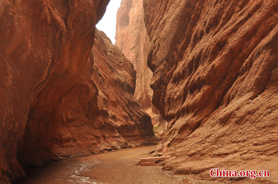 Tianshan Grand Canyon in China's Xinjiang (1/11) - Headlines, features ...