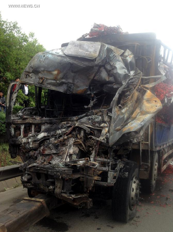 Seven killed in road accident on Beijing-Hong Kong-Macao Expressway (1/ ...