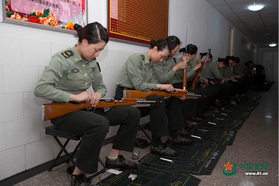 Training details of female PLA honor guards unveiled (8/10) - Headlines ...
