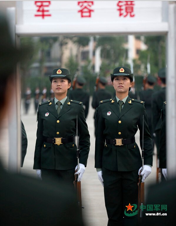 Training details of female PLA honor guards unveiled (9/10) - Headlines ...