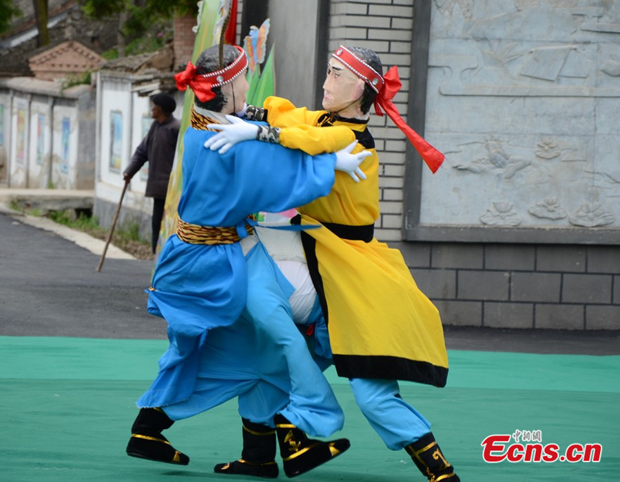2,000-year-old puppet-wrestling performance in Qingshui, Gansu (2/5 ...